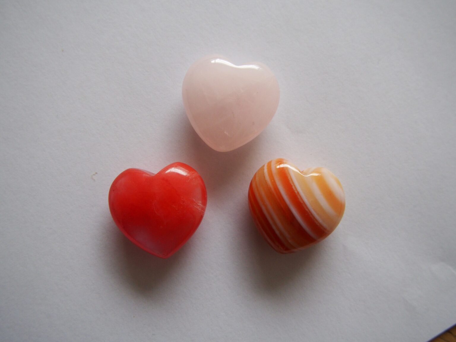 Edelsteen hartjes middel 3 stuks in doosje